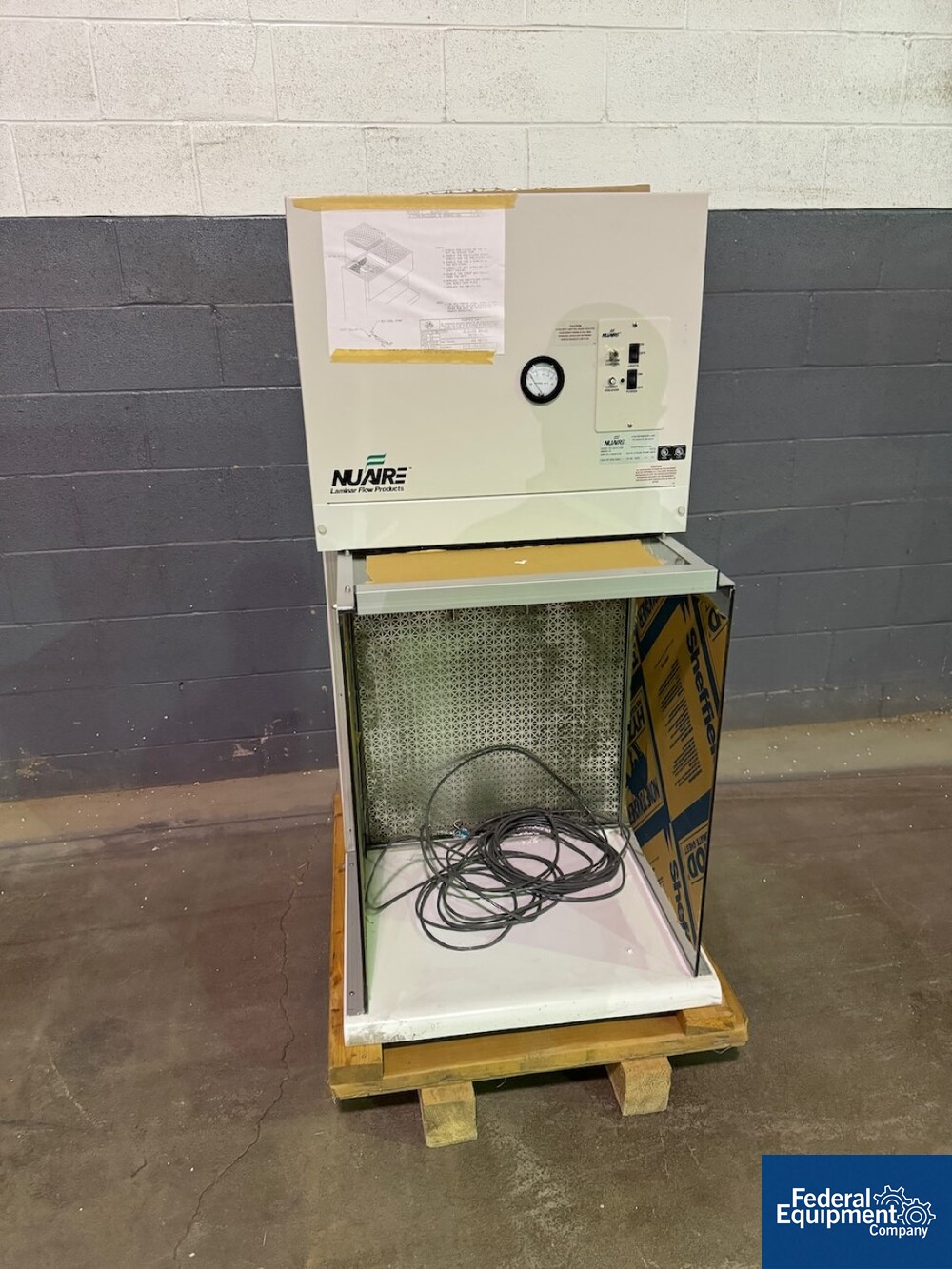 Nuaire Horizontal Airflow Workstation | Federal Equipment Company