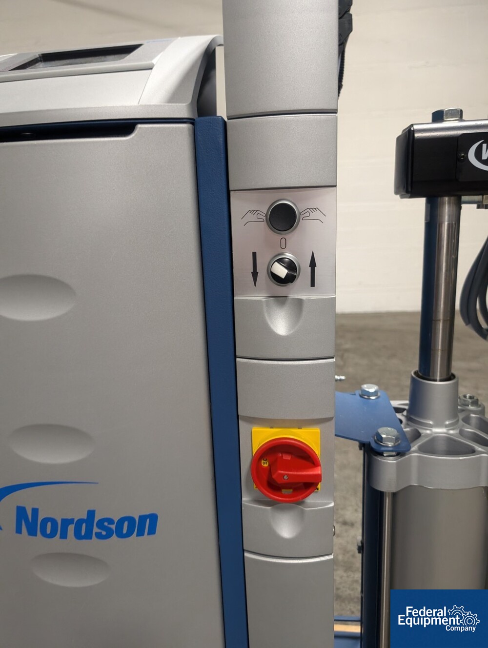 Nordson Adhesive Melter, Model VersaPail | Federal Equipment Company