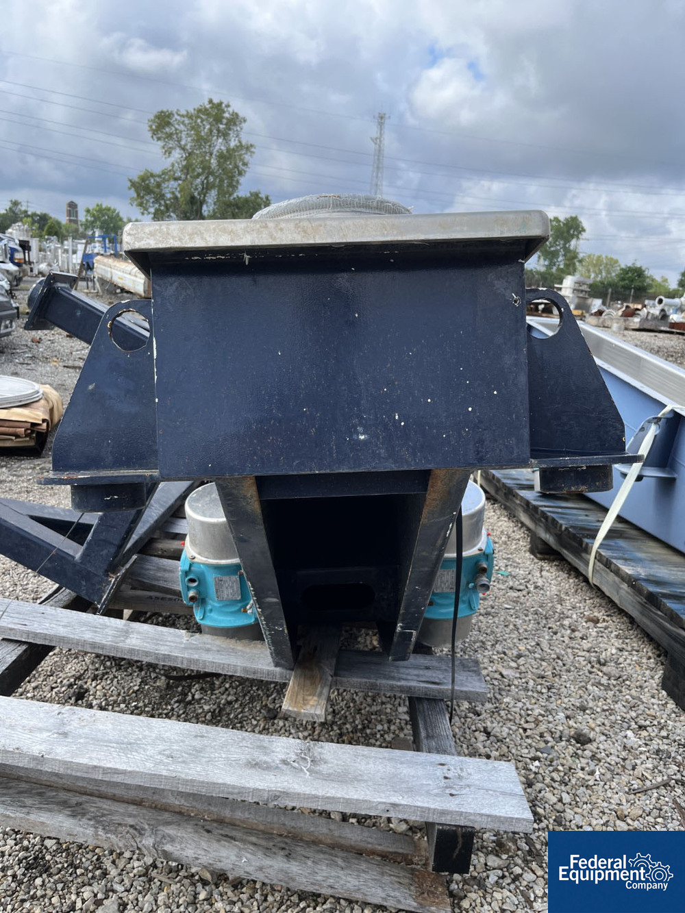 JVI Vibratory Conveyor | Federal Equipment Company